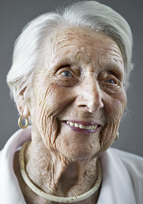 Happy at 100: Emotive Portraits of Centenarians - Graphic design ...