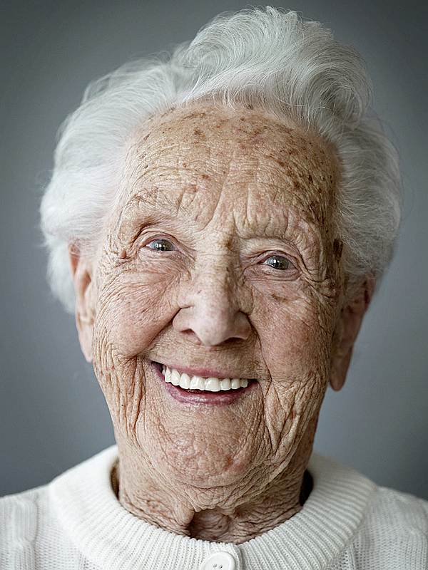 Happy at 100: Emotive Portraits of Centenarians - Graphic design ...