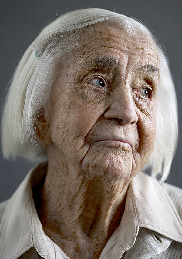 Happy at 100: Emotive Portraits of Centenarians - Graphic design ...